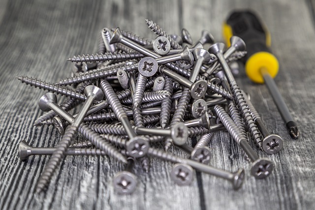 The Beginner's Guide to Flat Screws | Fasteners | OneMonroe